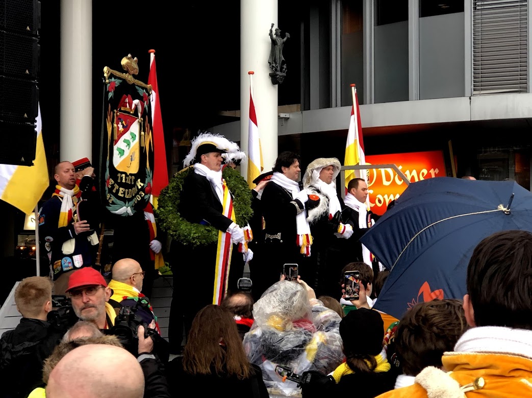 Optochten juf of meester – Scholenproject Oeteldonk